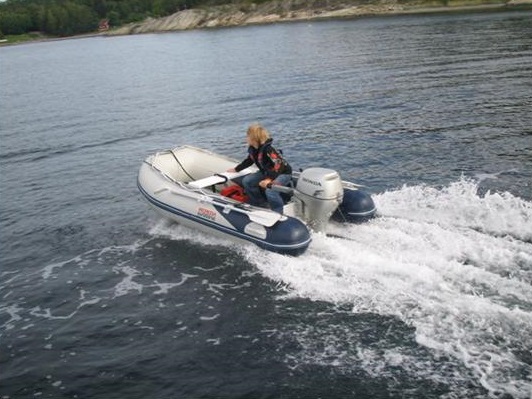 Надувная лодка Honwave T30 AE2